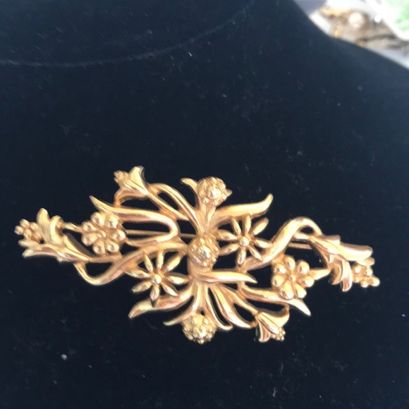 Monet | Jewelry | Vintage Monet Brooch | Poshmark